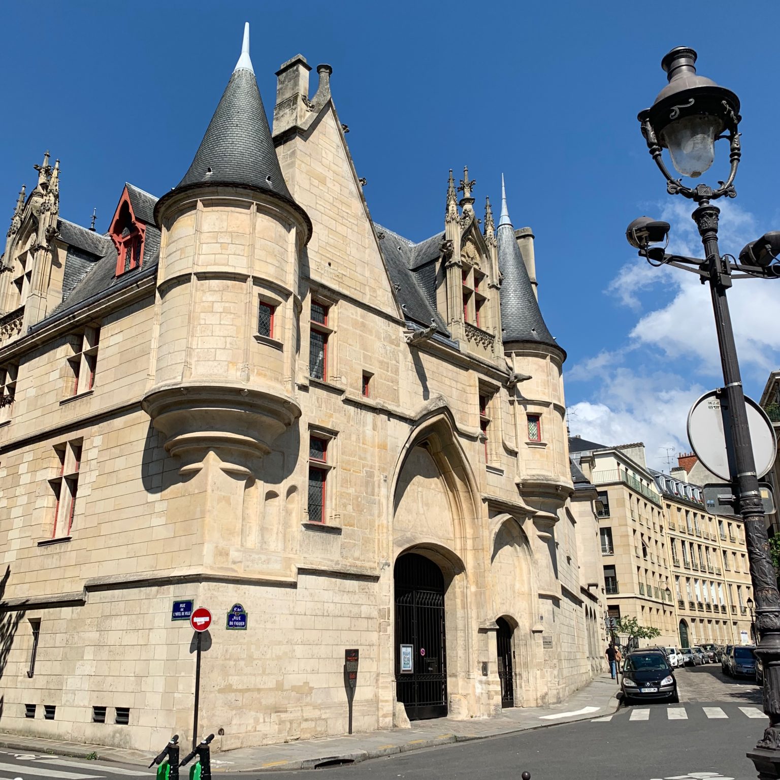A Meander through Medieval Paris - Paris For Dreamers