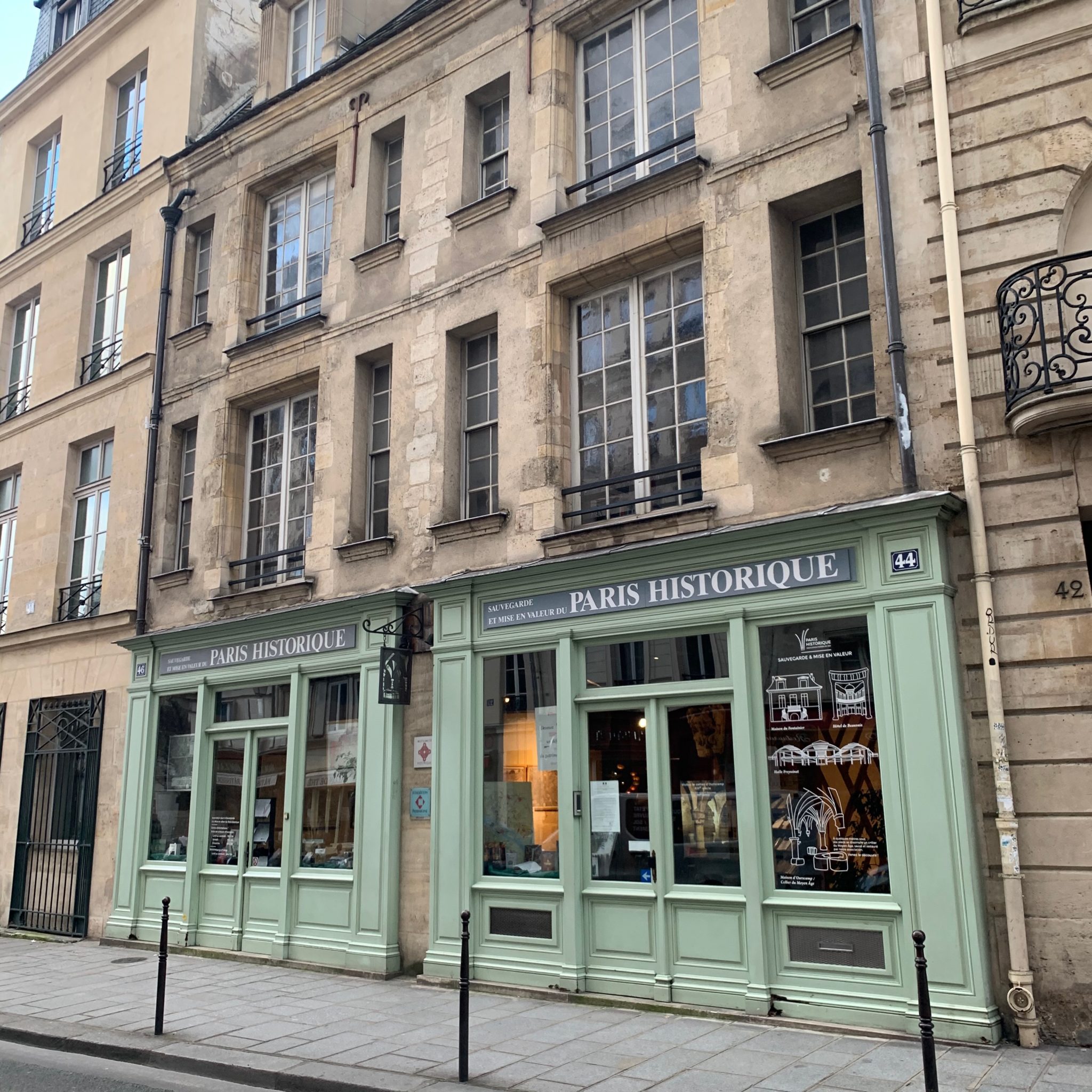 A Meander through Medieval Paris - Paris For Dreamers